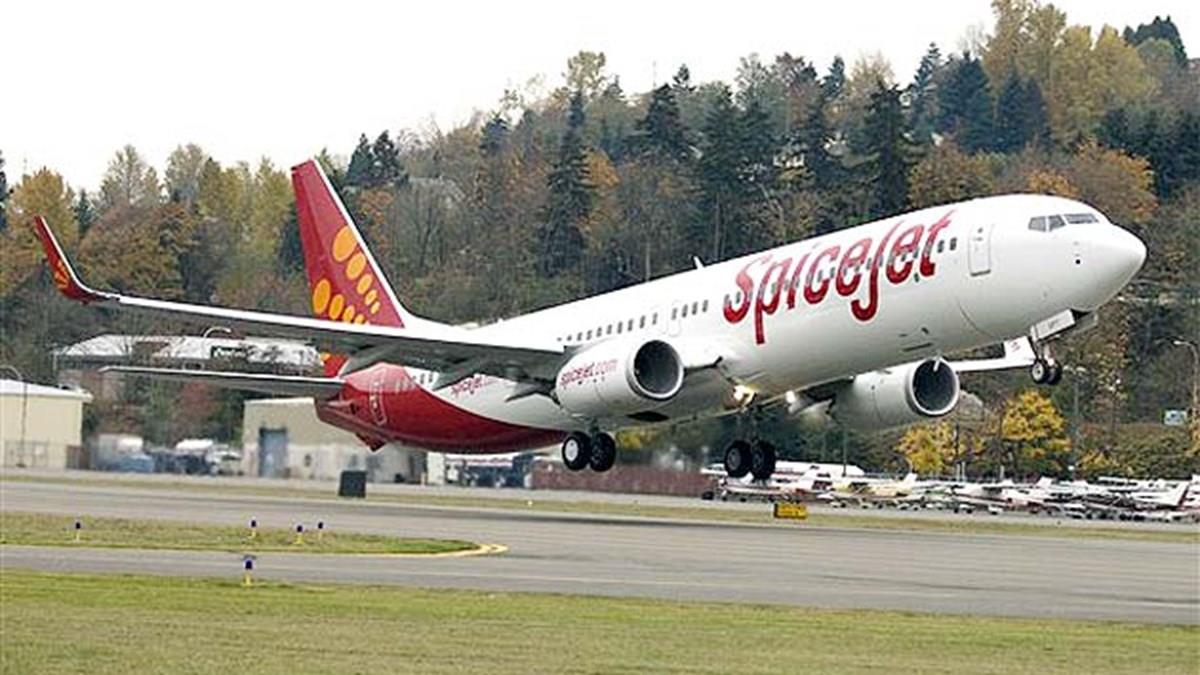 Boeing entrega primeiro B-737-900ER à SpiceJet